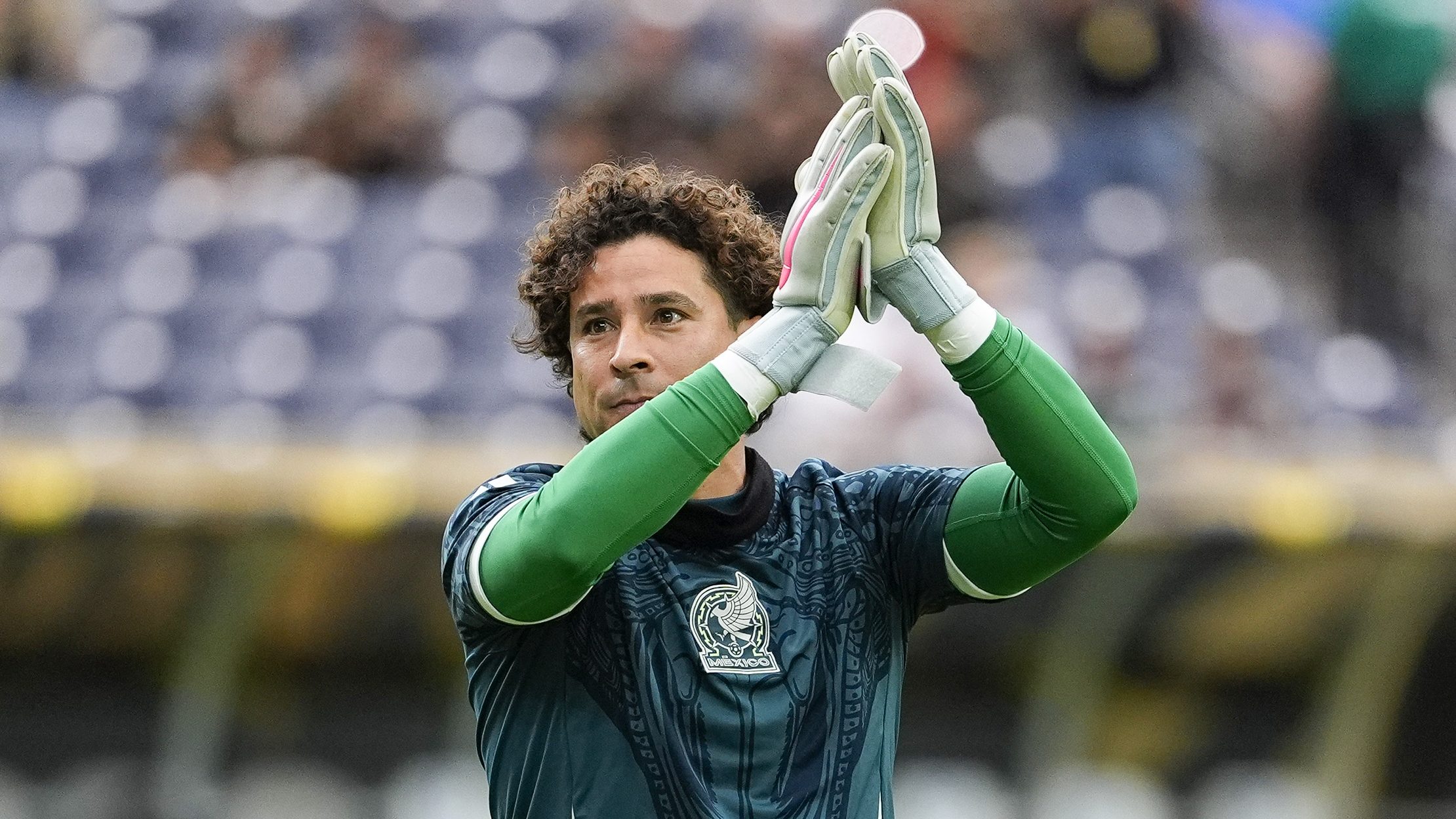 Hugo Sánchez cree que están irrespetando la carrera de Guillermo Ochoa