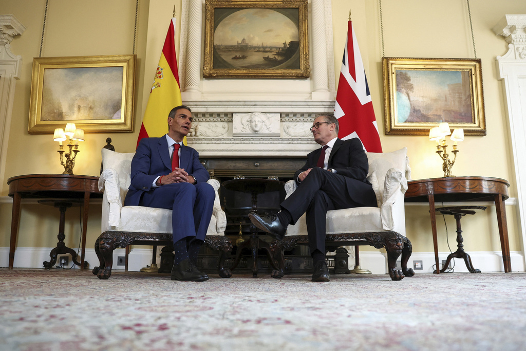 UK and Spain sign cooperation deal as they seek to bolster post-Brexit ties