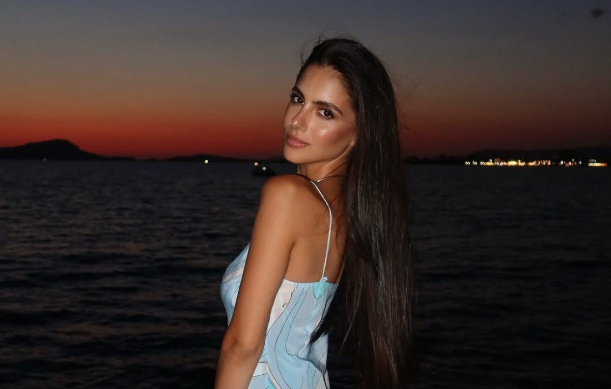 Αλεξάνδρα Νίκα: Μαζί με την οικογενειακή φωτογραφία από τη βάπτιση του ...