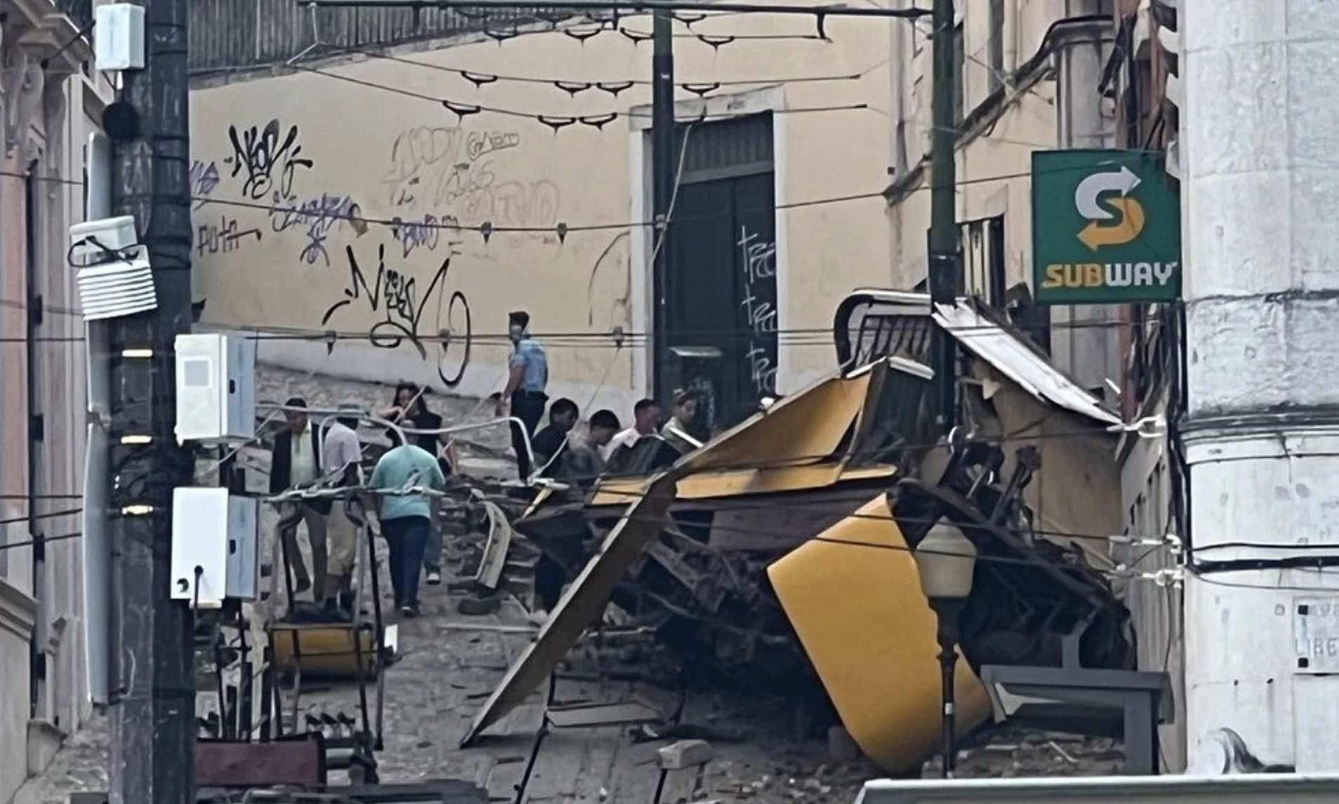 Three dead after tourist cable car 'falls from height'