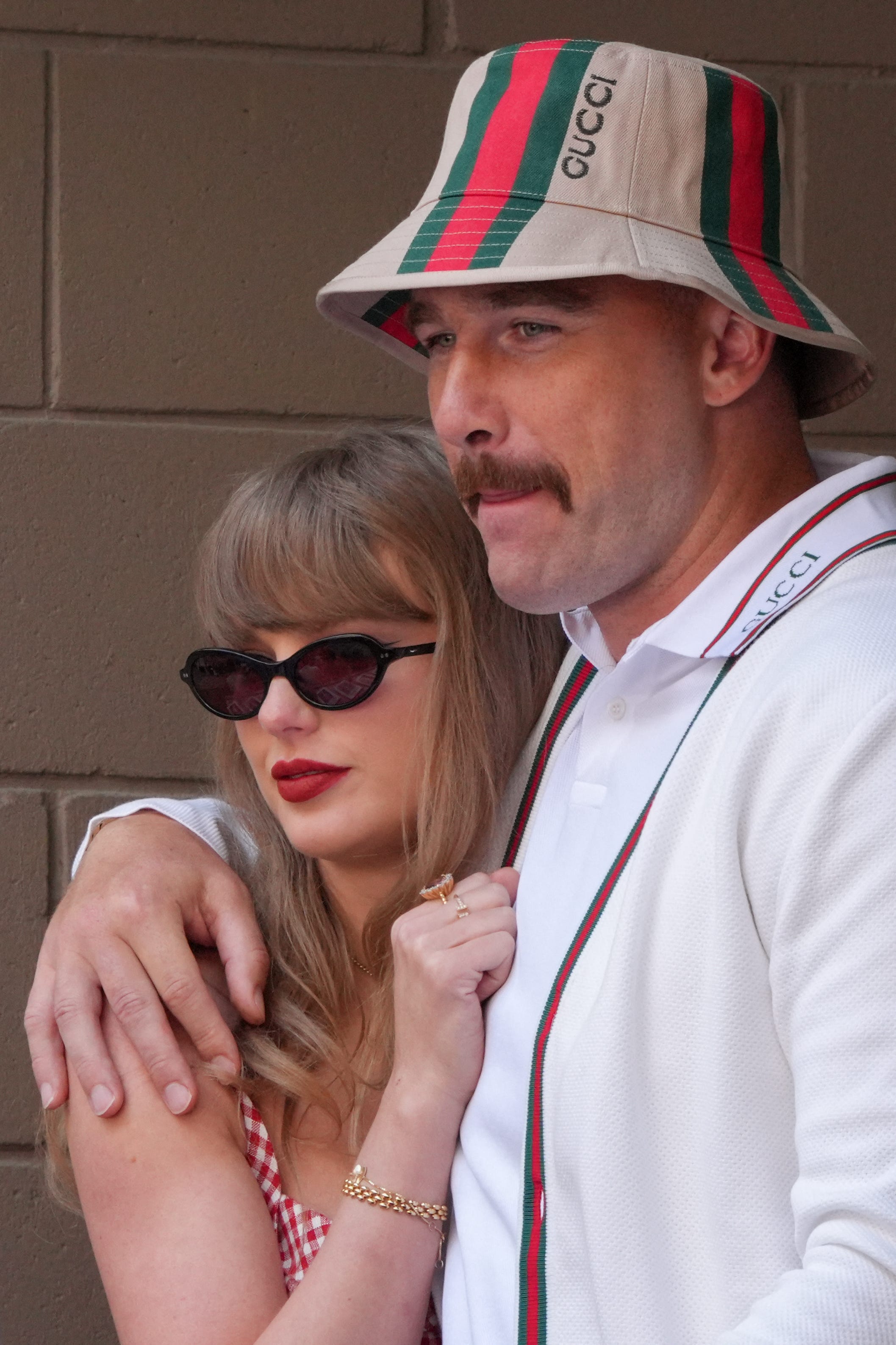 Taylor Swift, Travis Kelce are getting married 'next summer in Rhode ...