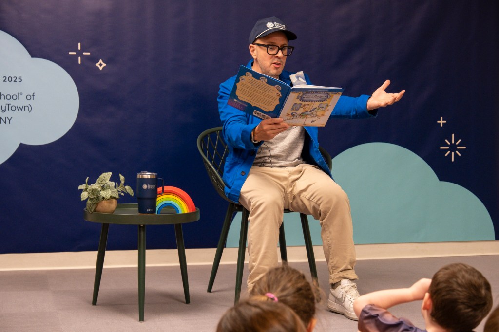 Blue’s Clues’ original host Steve Burns helps ritzy Manhattan school ...