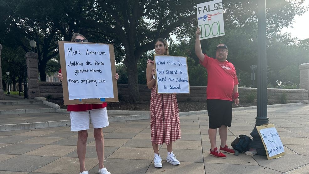 Local parents rally for gun reform outside Texas Capitol