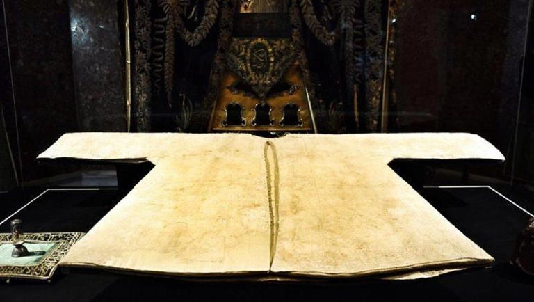 Kisah jubah Nabi Muhammad SAW, dirawat sebuah keluarga 59 generasi