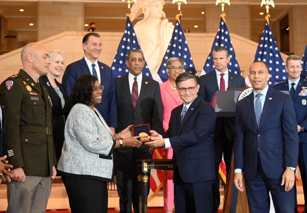 Legendary WWI unit the Harlem Hellfighters honored with Congressional ...