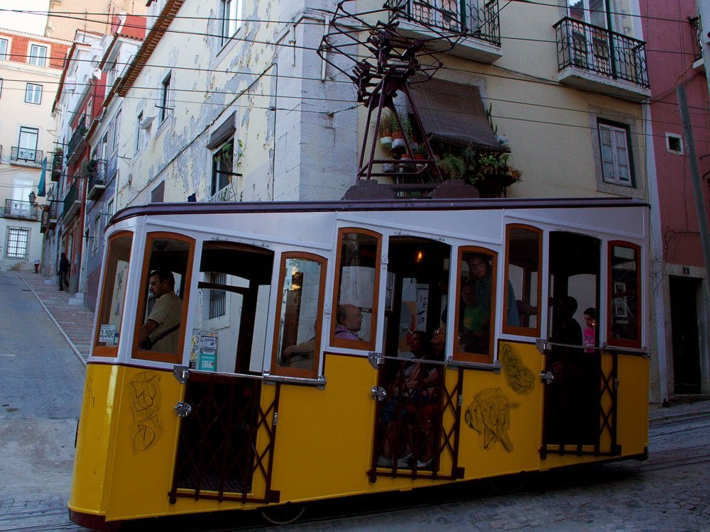 Portugal holds day of mourning as crash toll rises to 17 dead