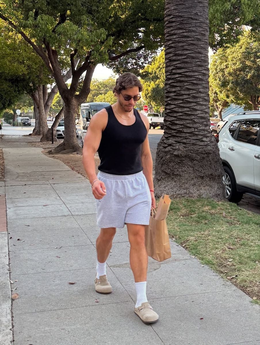 Arnold Schwarzenegger's son Joseph looks madly in love with his Bella ...