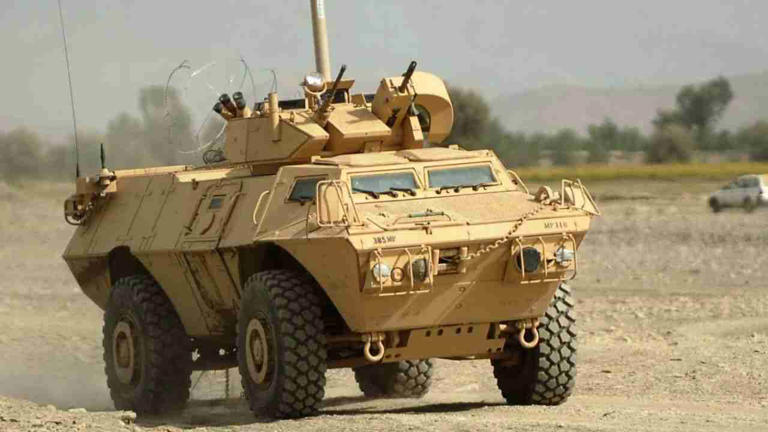 Afghansk version af M1117 pansret køretøj sendes til Ukraine under ...