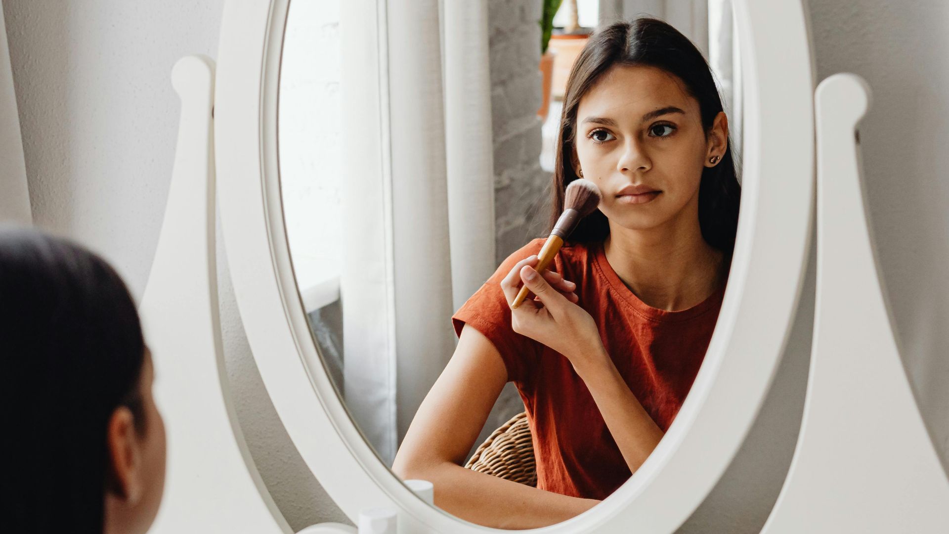 10 Signs It's Time to Stop Wearing Makeup & 10 Side Effects of Wearing ...