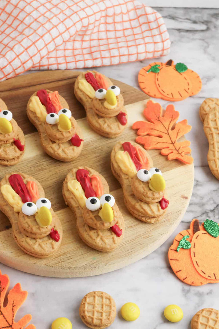 Quick and Easy Nutter Butter Turkeys for Thanksgiving