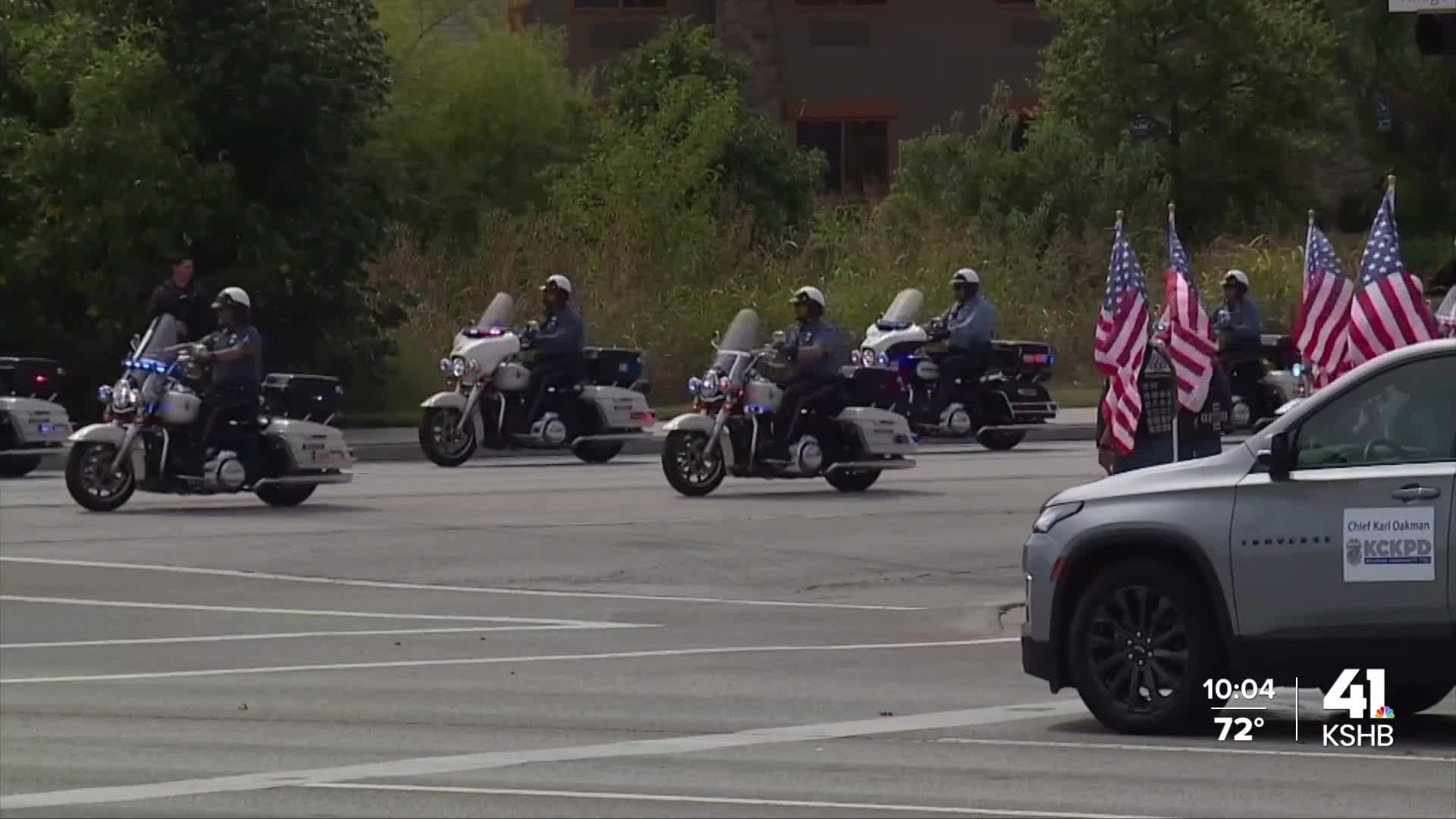 Community gathers to pay respects to KCKPD Ofc. Hunter Simoncic