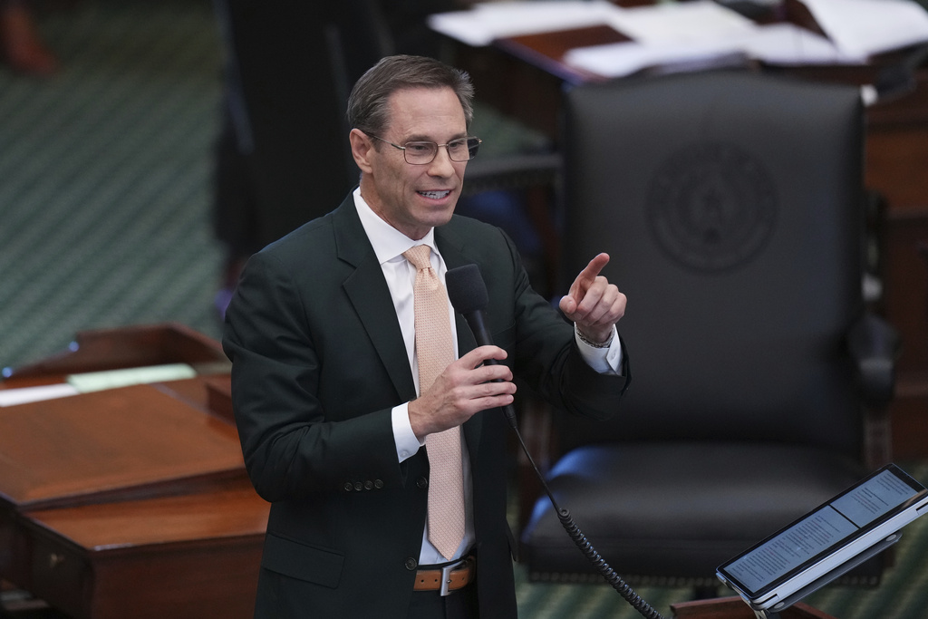 Texas lawmakers approve letting private citizens sue abortion pill ...