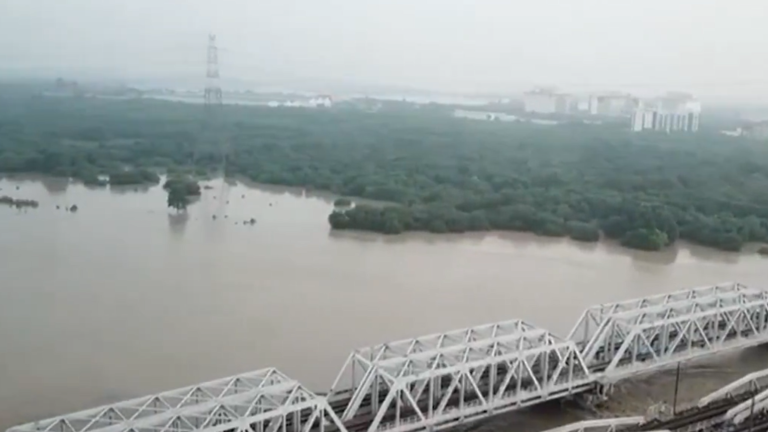 Delhi flood alert: Rekha Gupta dials Haryana CM; repair work starts at ...