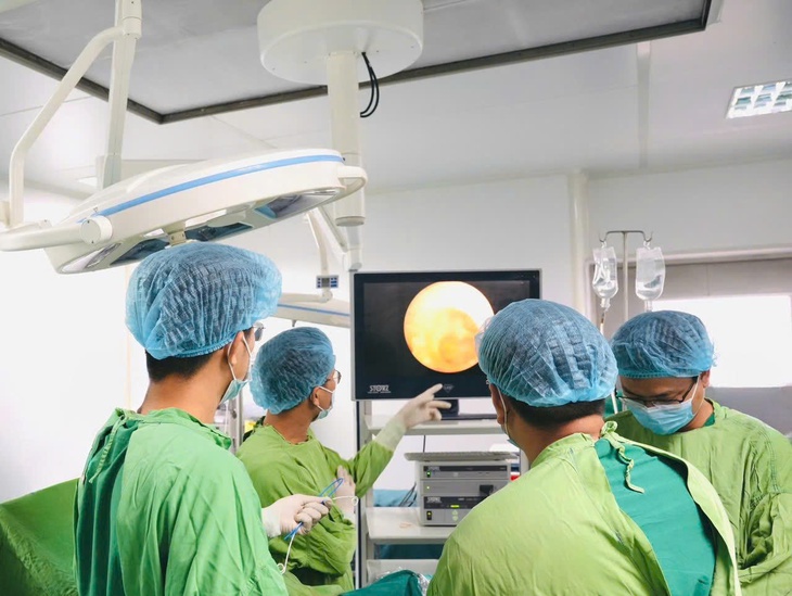 Kịch tính trong phòng mổ, cứu sống sản phụ mắc nhau cài răng lược cực kỳ nguy hiểm