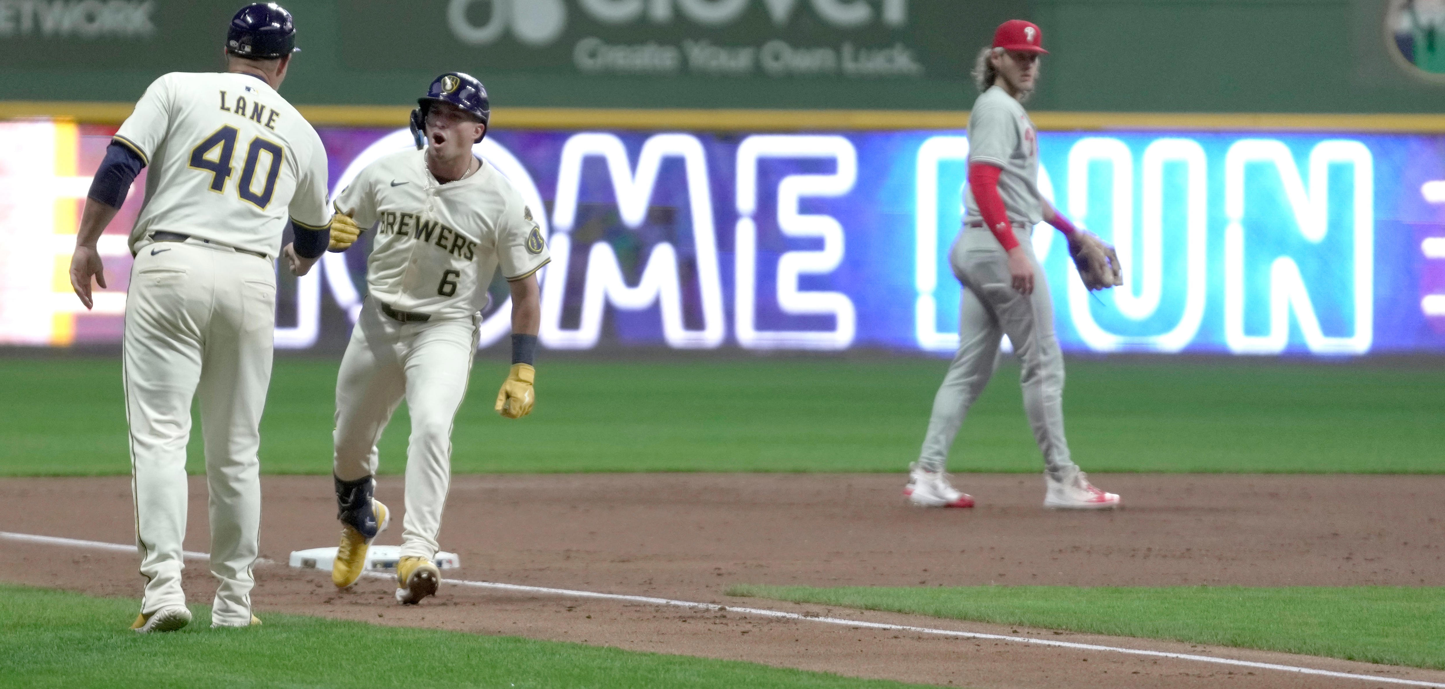 With Christian Yelich out due to back soreness, Milwaukee Brewers score ...