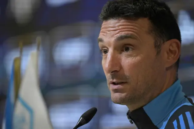 Periodista llora en rueda de prensa de Argentina y conmueve a Lionel ...