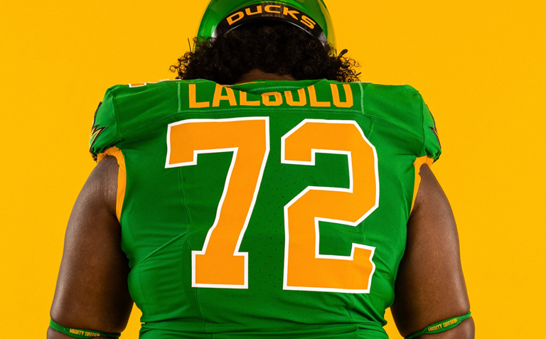Oregon Ducks unveil all-green uniforms for Week 2 vs. Oklahoma State