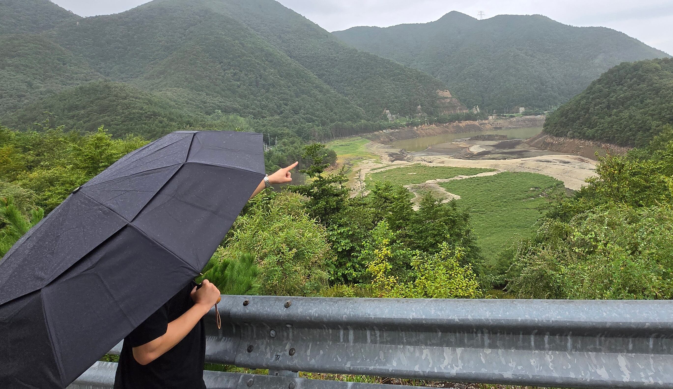 Heavy rain eases drought in central regions, Gangneung