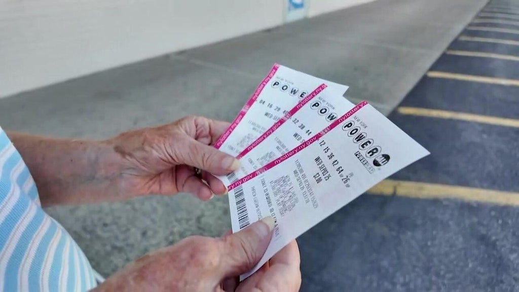Powerball dreamers flock to Newburgh, N.Y. lottery retailer ahead of $1 ...