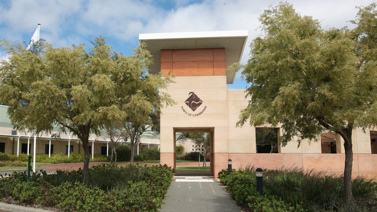 Town of Cambridge overcharges ratepayers $1 million in Floreat and City Beach