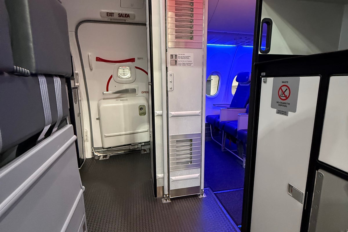 Southwest Airlines introduces new security barriers on aircraft