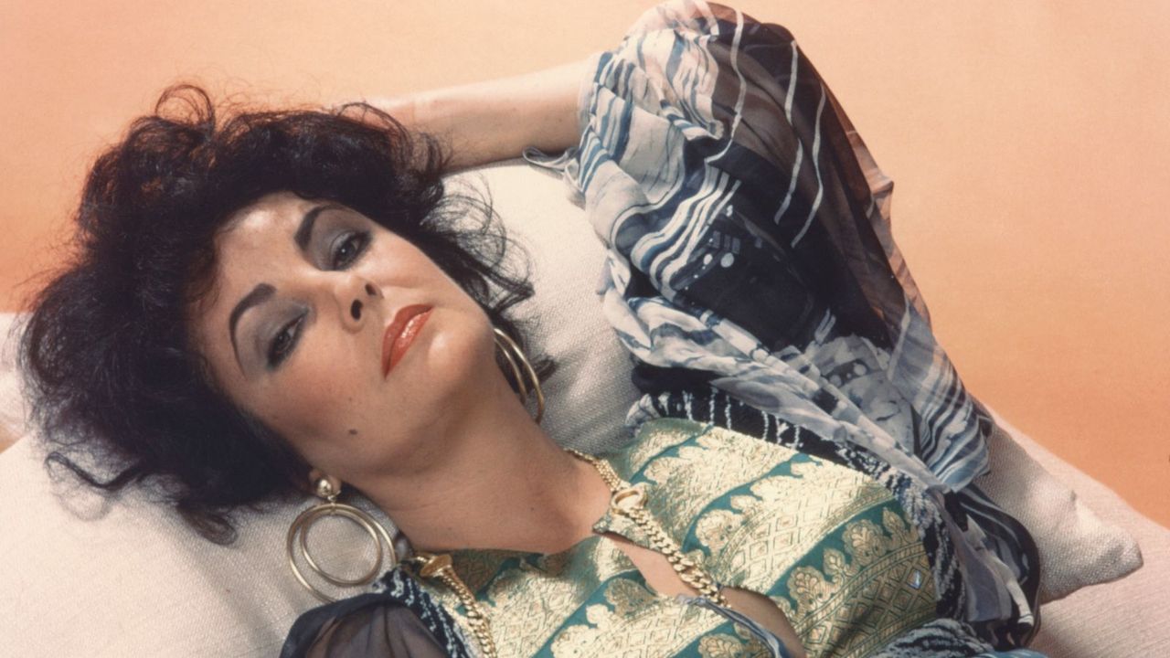 I thought I was over dark front doors, but the unusual paint strategy ...