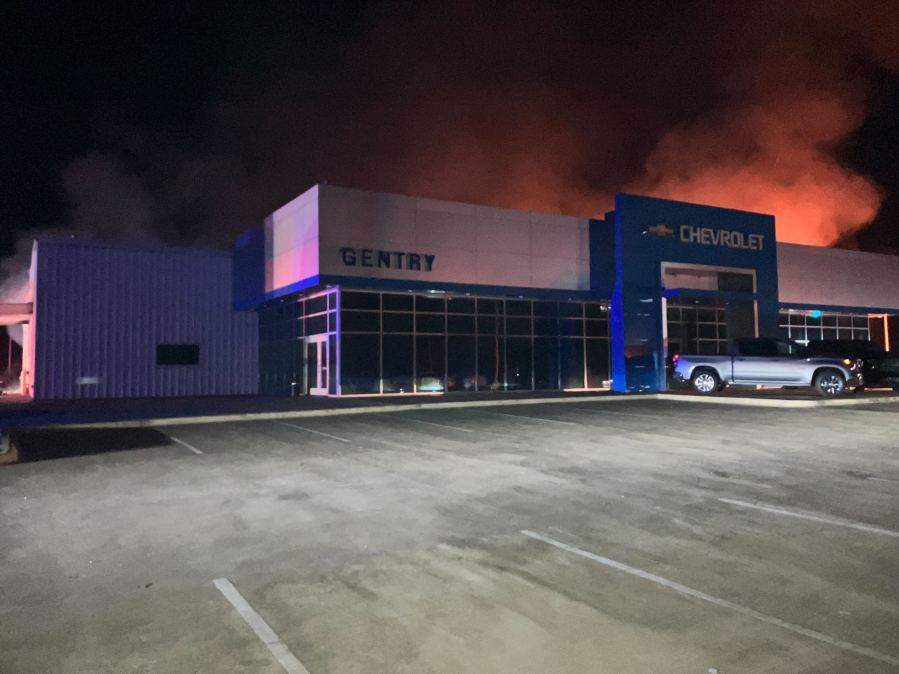 Fire destroys Gentry Chevrolet building in Arkansas