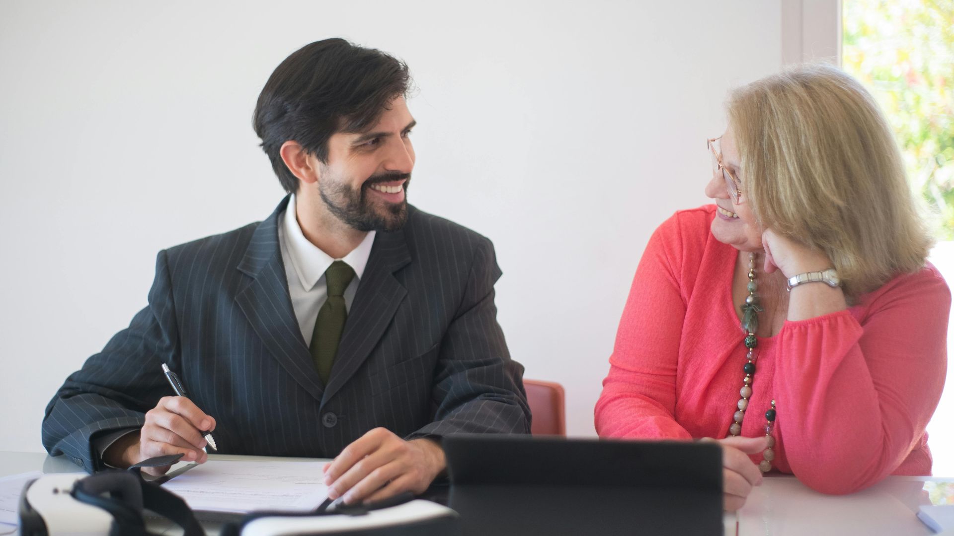 10 Signs You Have Good Car Insurance & 10 Signs You Should Switch
