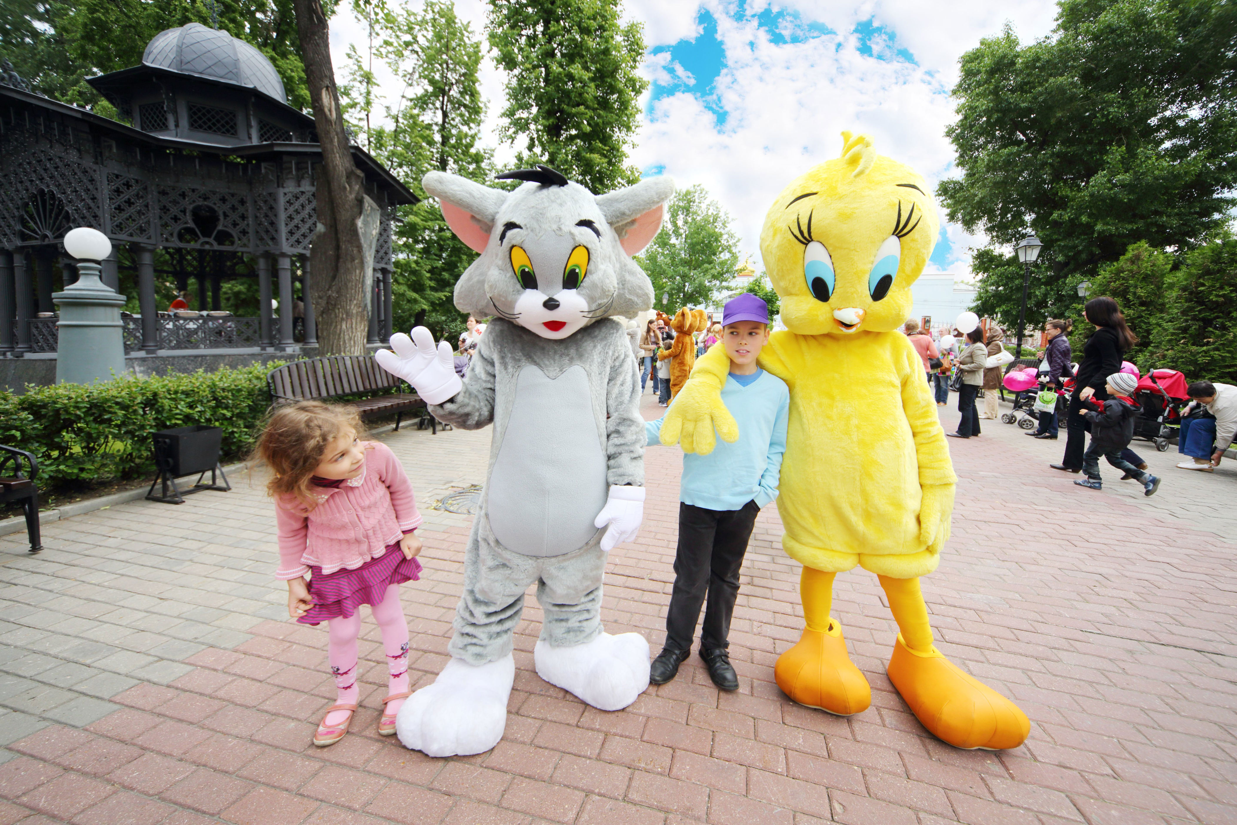 Disney World Worker Catches Guests By Surprise After Revealing The New ...