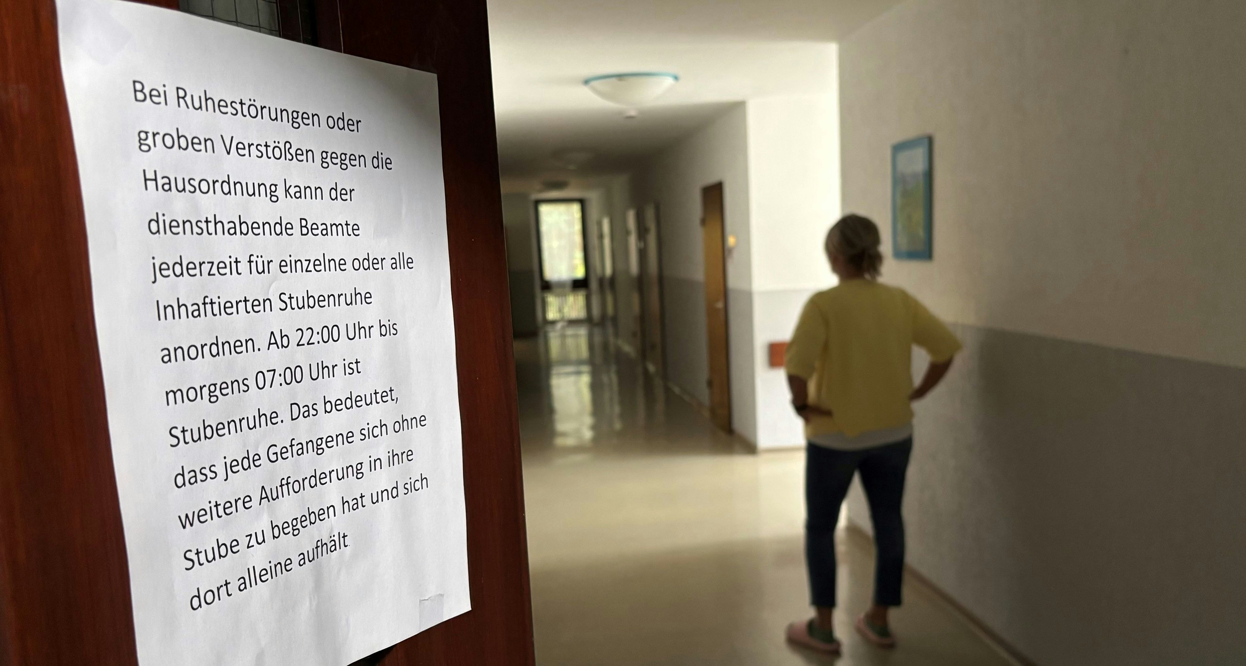 Strafvollzug ohne Gitter in NRW: „Ich bin nachts gefangen, tagsüber ...