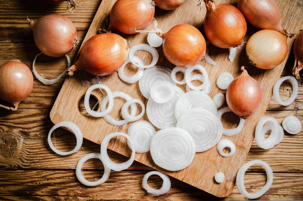 Zwiebel in der Küche – Sorten, Gesundheit, Verwendung & Anbau