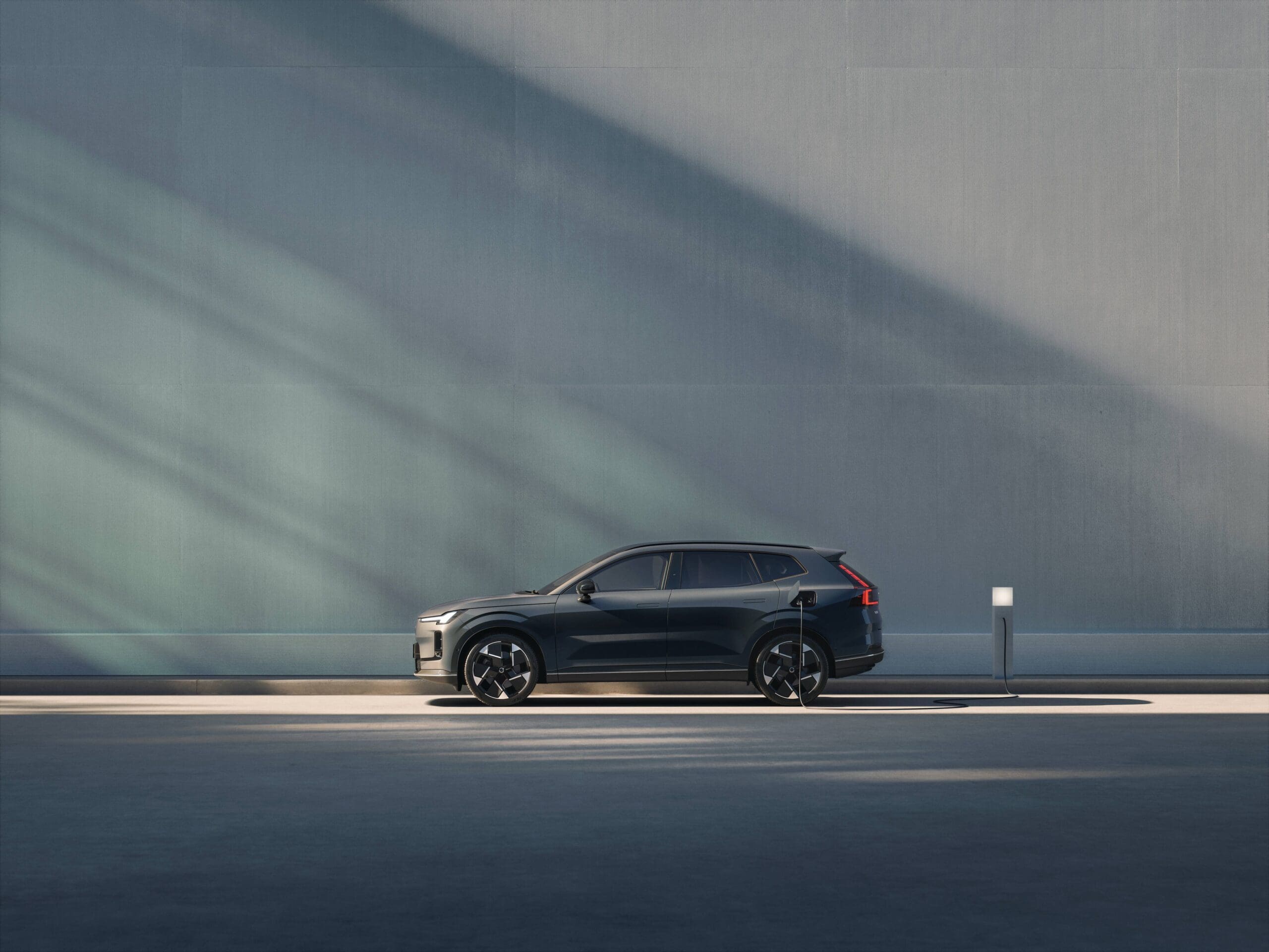 Meet The New Volvo XC70 – A Plug-In Hybrid