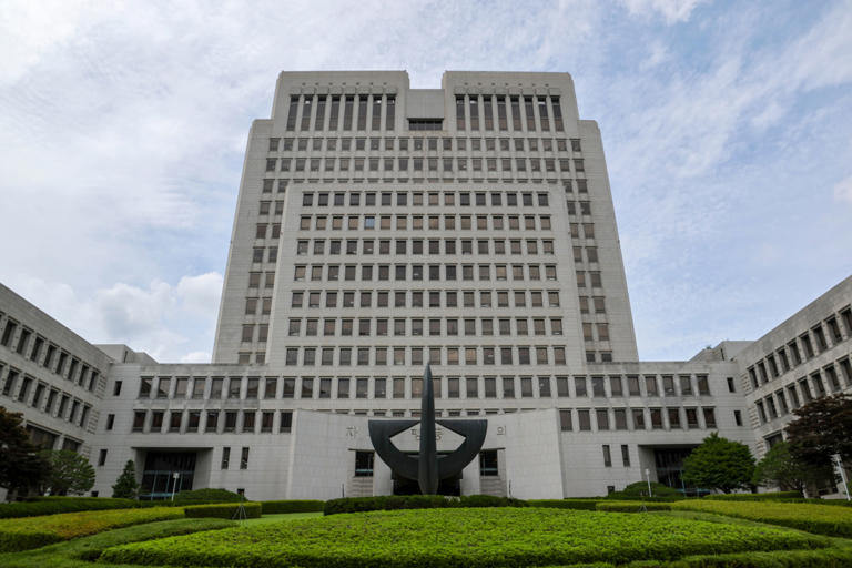 Supreme Court rules local governments can deny rewards for illegal ...