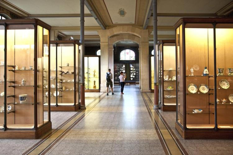 Deux plateaux et un vase volés dans un musée de Limoges, le vol estimé ...