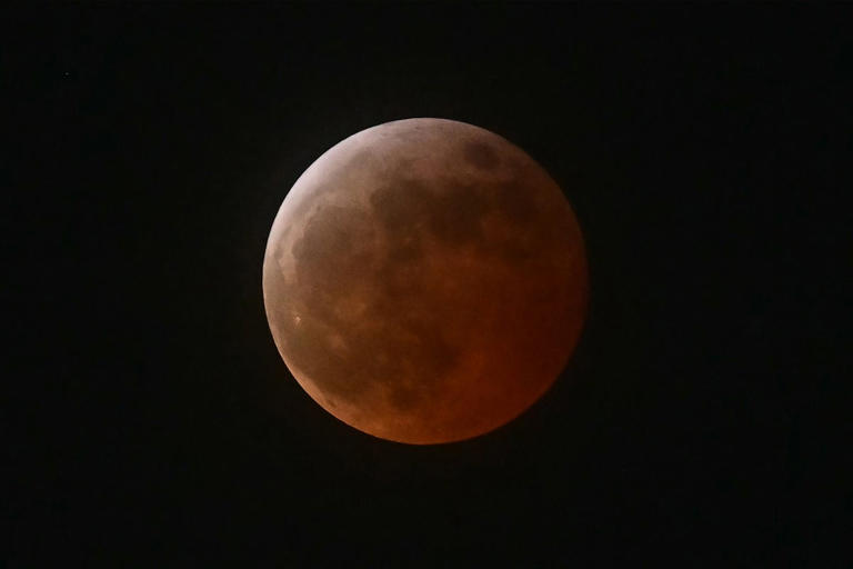 Total ‘Blood Moon’ lunar eclipse tonight: When and how to see the moon ...