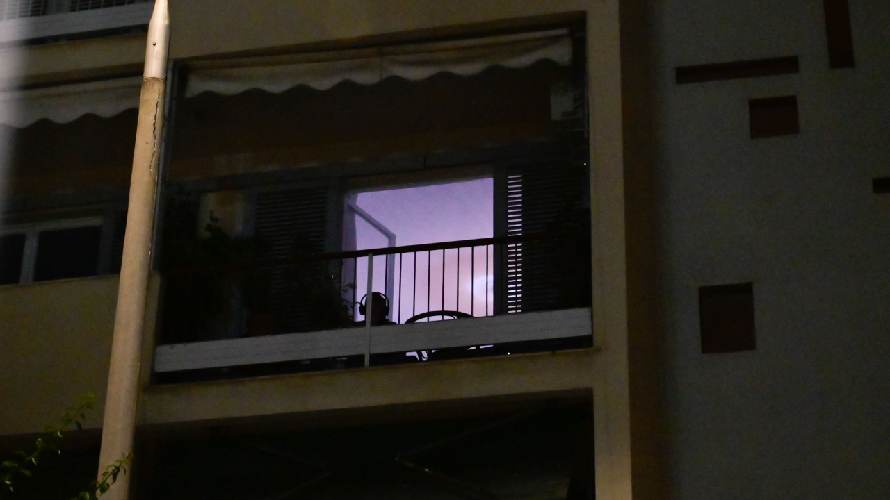Τραγωδία στα Πατήσια: Μπροστά στα ανήλικα παιδιά της γέννησε και ...