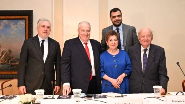Η φωτογραφία που επιβεβαιώνει τη σχέση του Παύλου Μαρινάκη με τον Σάκη ...