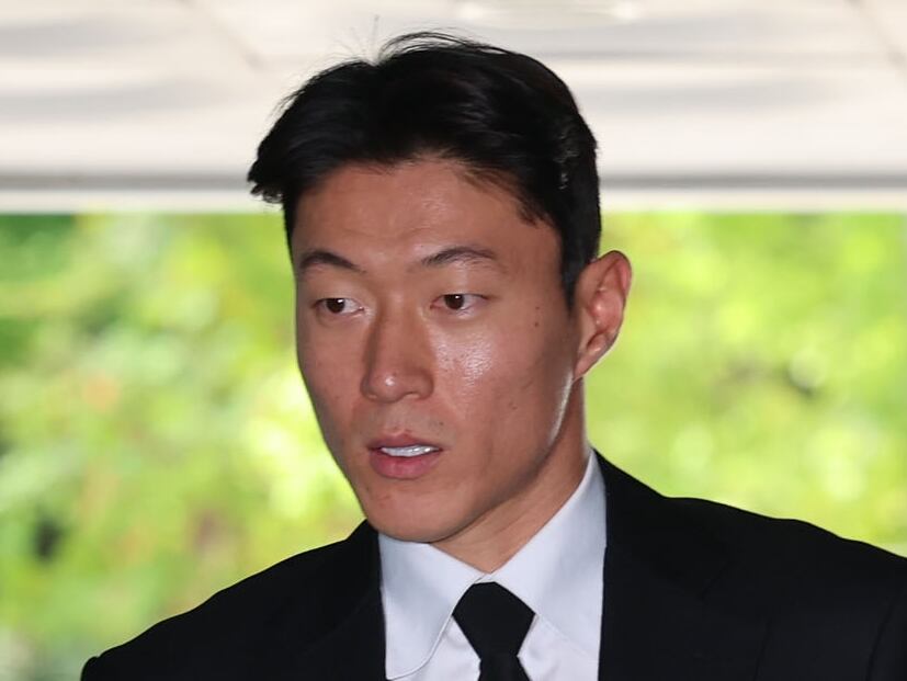Hwang Ui-jo receives suspended sentence for illegal filming