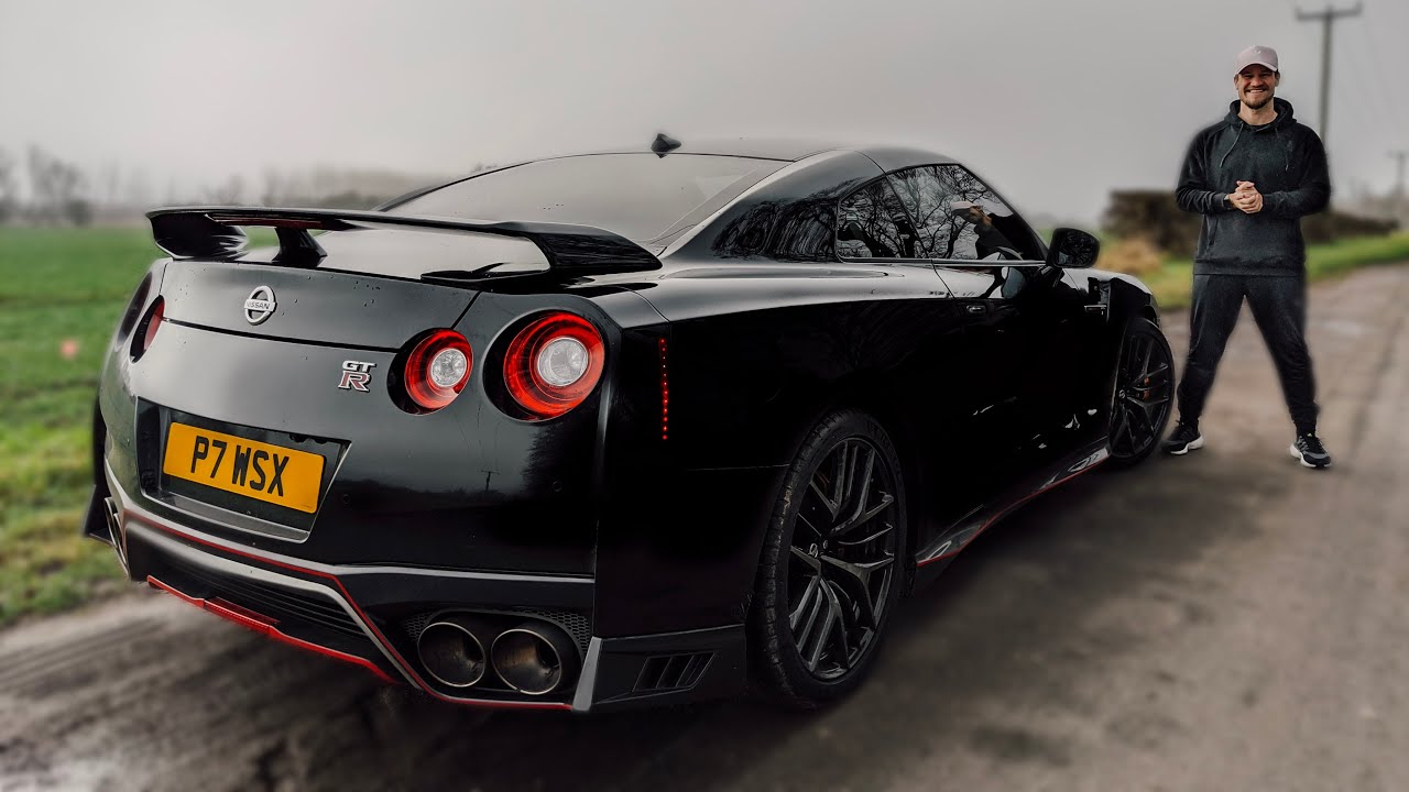 Nissan GT-R vs Lamborghini