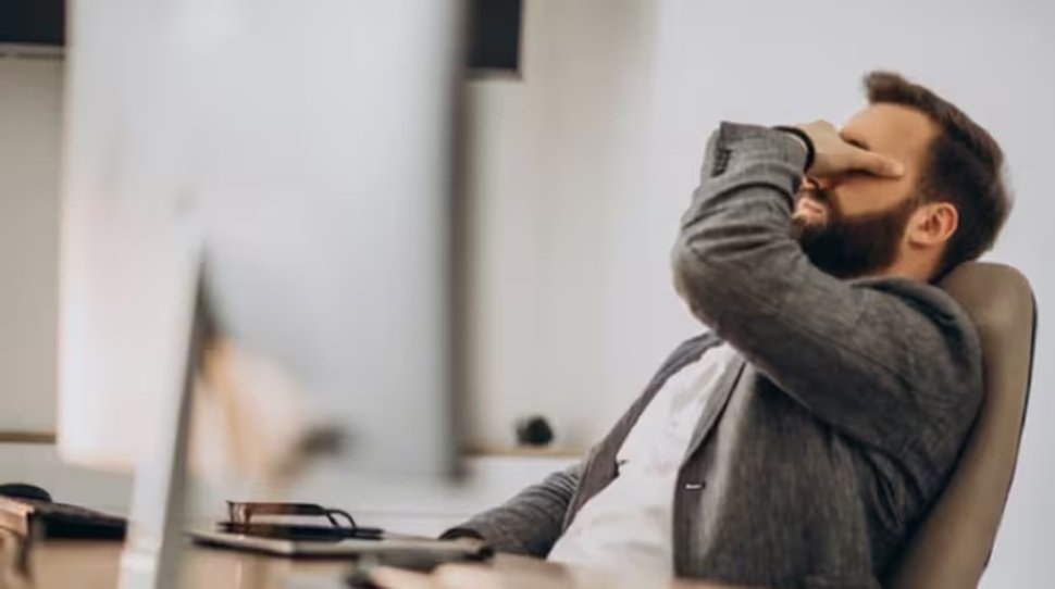 Silent Heart Attack Risk Rising Among Desk Job Workers: Long Sitting ...
