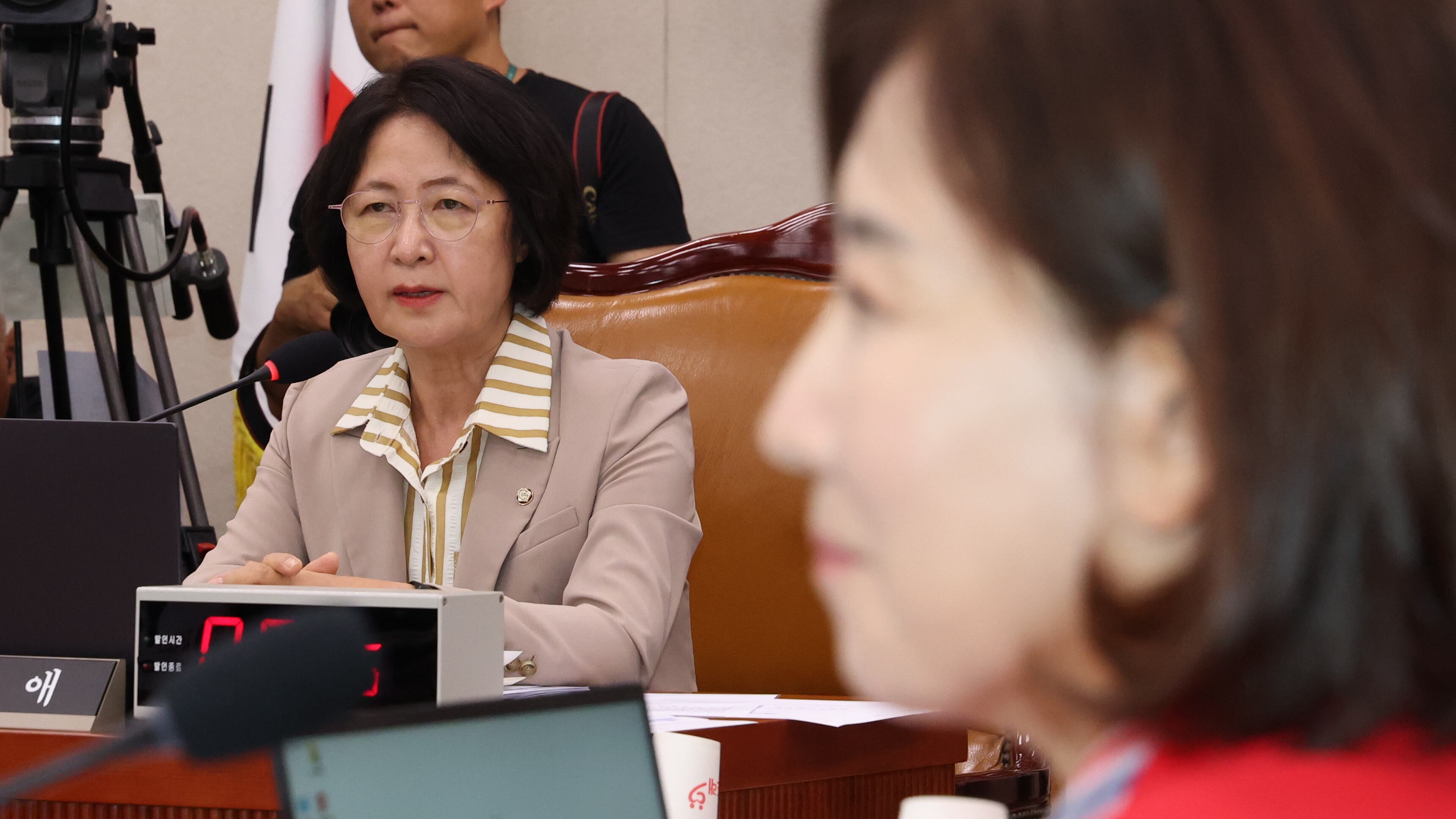 People Power-Democratic Party clash over ethics, discipline