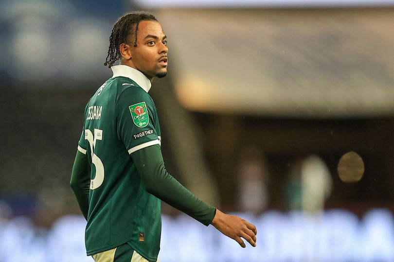 Freddie Issaka back at Plymouth Argyle from Bristol Rovers loan