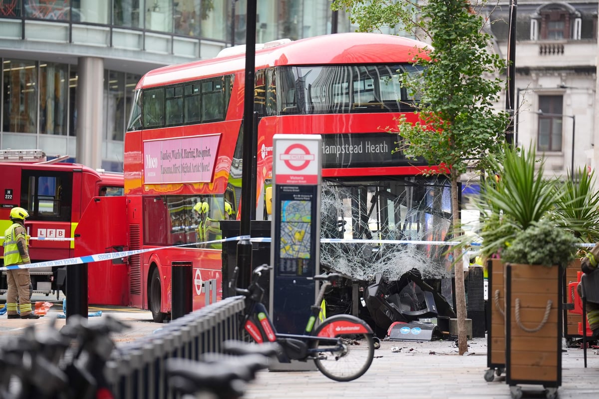 Victoria station bus crash LIVE: 'Miracle no-one dead' as horror London ...