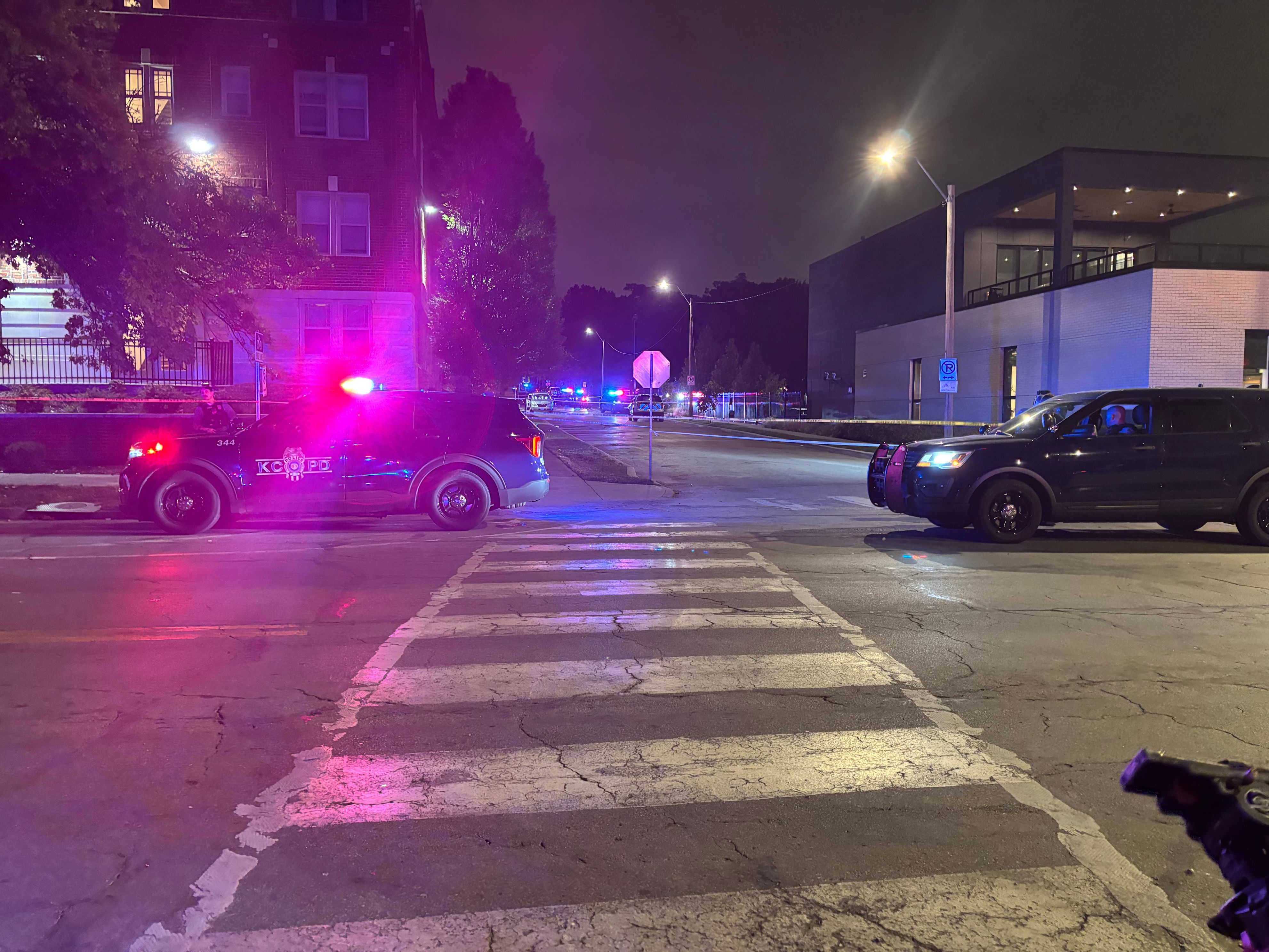 5 hurt in Midtown, 1 critical in shooting near Peace Park
