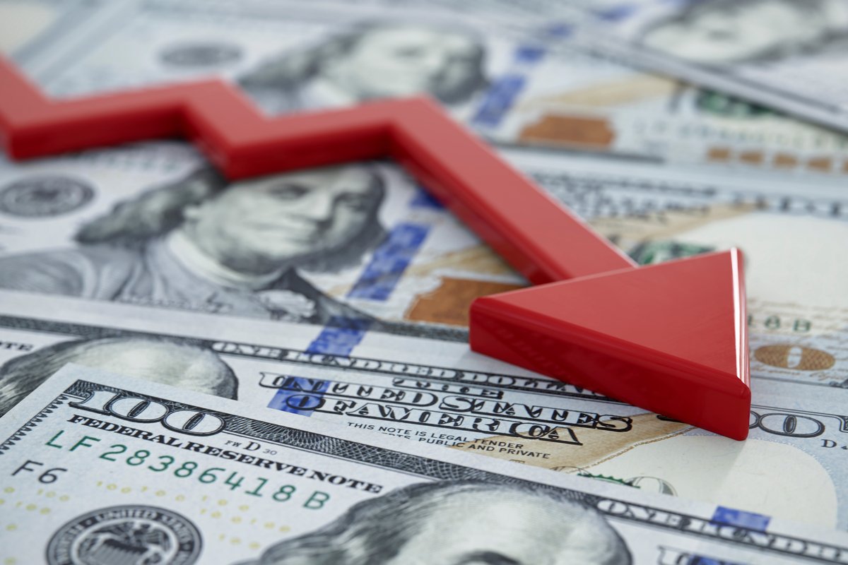 Should You Move Cash From Savings to CDs Before Rates Fall?