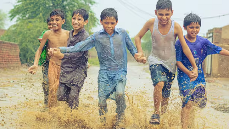 Do you walk in the mud spread on the road after rain? You may get this ...