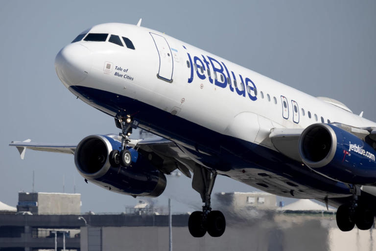 JetBlue posts wider loss on macro uncertainty, sees positive 2026