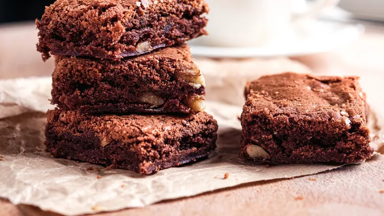 Η πιο εύκολη συνταγή για σπιτικά brownies που έχεις δοκιμάσει | Έτοιμα ...