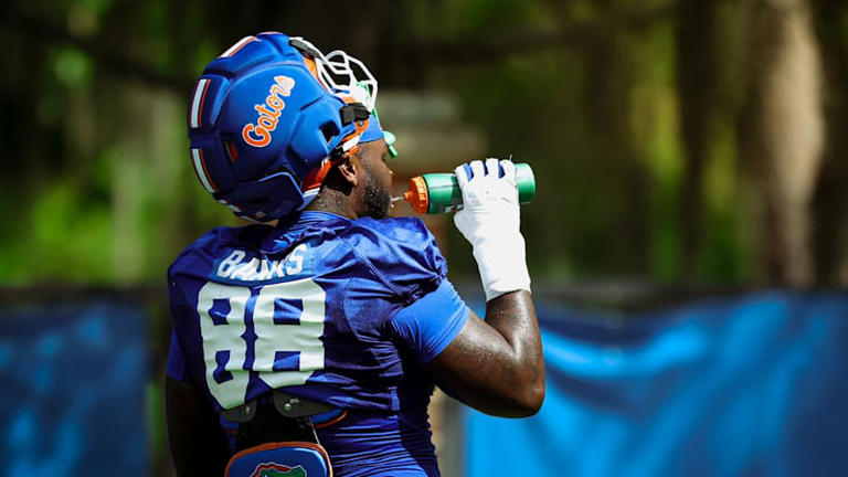 Napier Gives Update on Injured Gators DL Caleb Banks