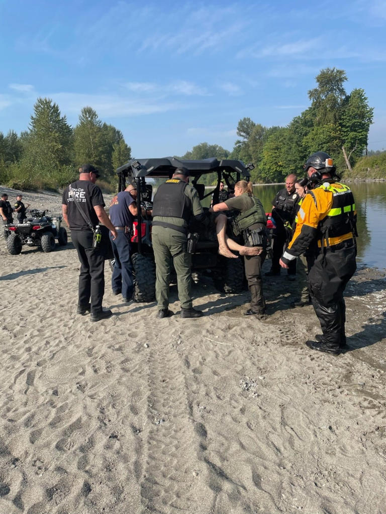 Police: Man with warrant jumps into Arlington river while fishing to ...